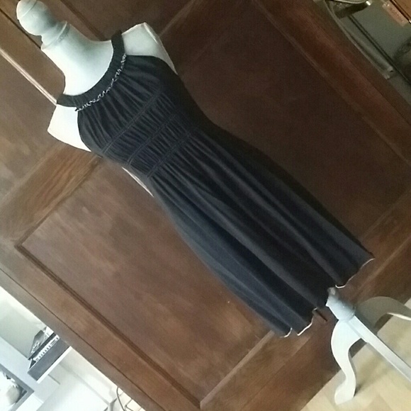 Max Studio | Dresses | Figure Frattering Flowy Sun Dress | Poshmark